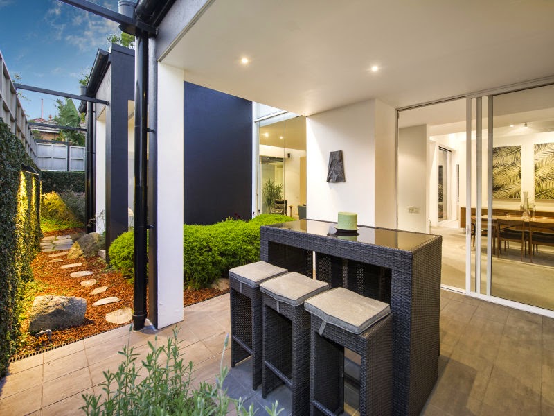 Inside Outside Design: Contemporary Home in Australia