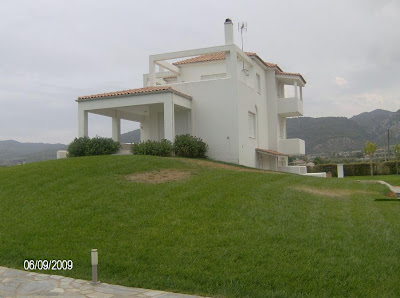 ΑΡΧΙΤΕΚΤΟΝΙΚΑ ΘΕΜΑΤΑ και ΠΡΟΤΑΣΕΙΣ.: Παραθαλάσσια κατοικία ...με λίγα ...