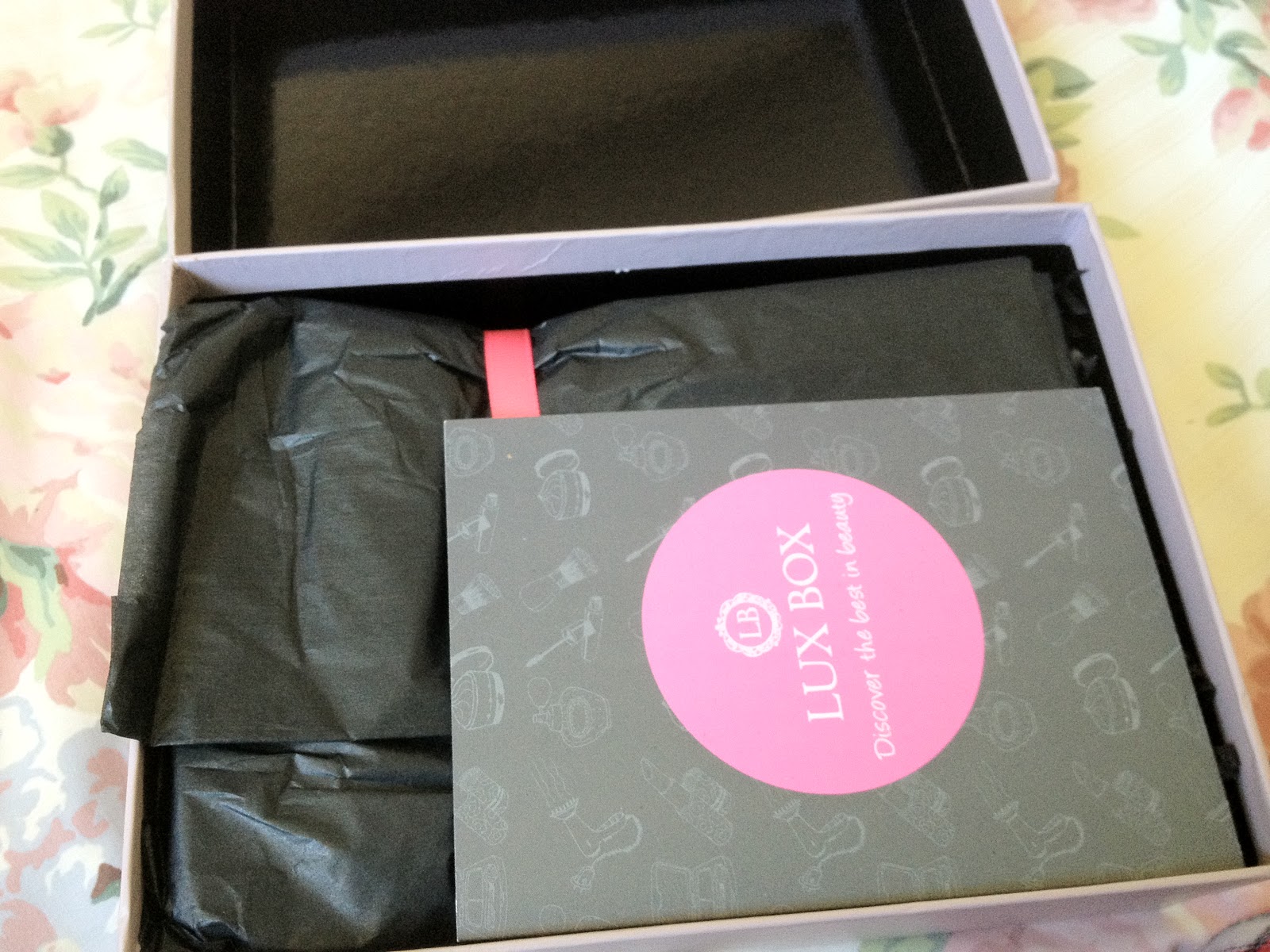 Moonshine: The first Lux Box! What's inside? Review.