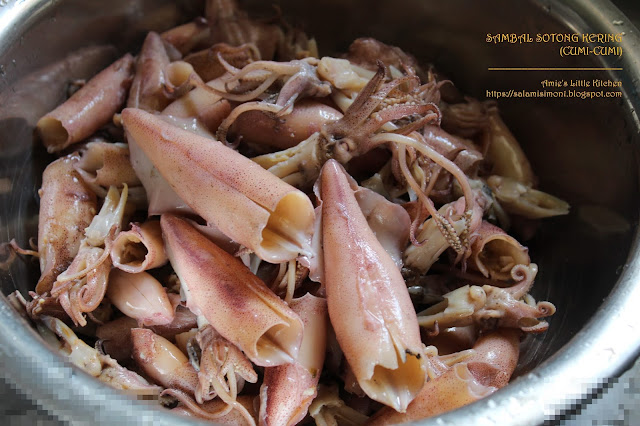 Cara Masak Sambal Sotong Kering (Cumi-Cumi) - Amie's Little Kitchen