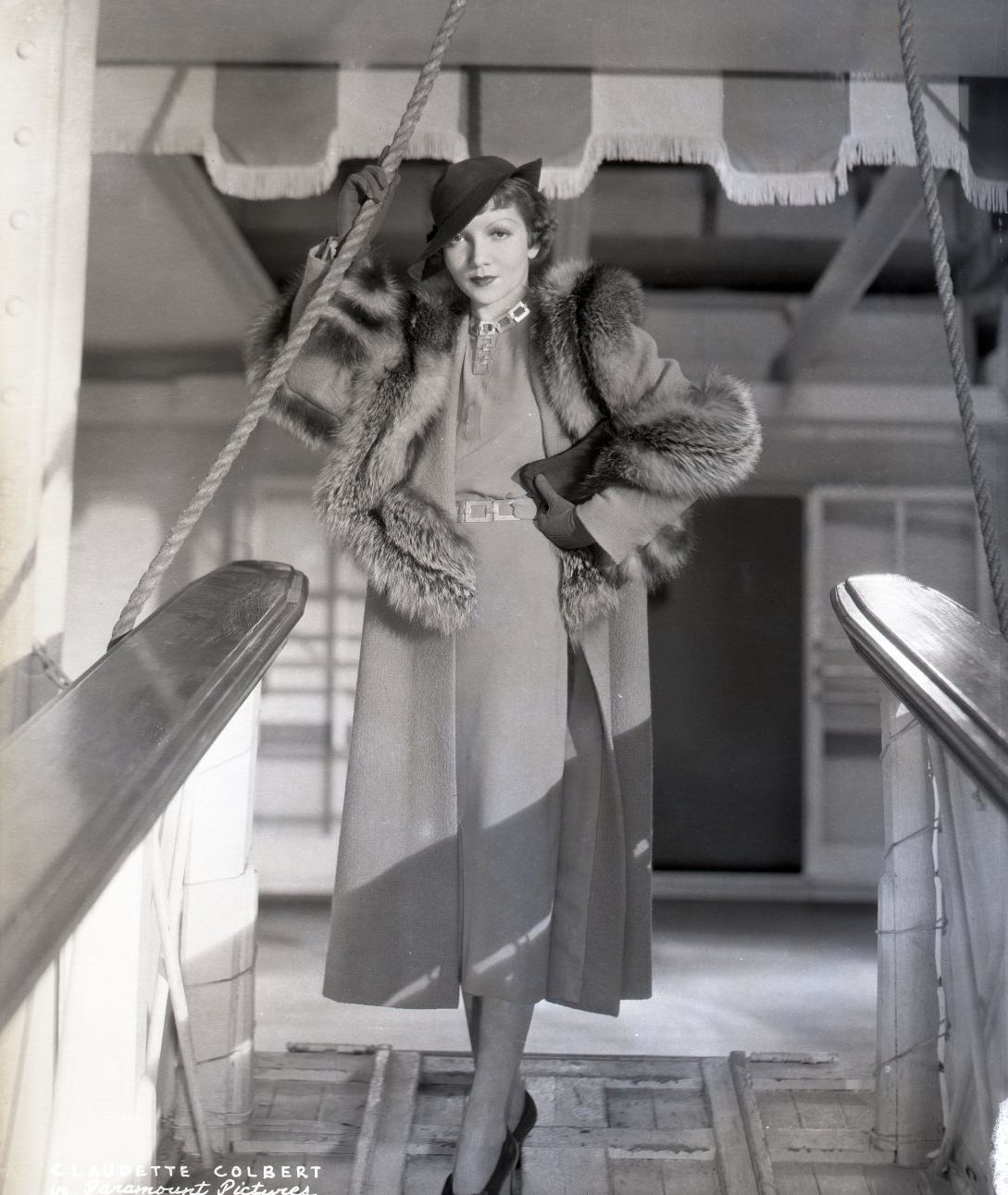 It's The Pictures That Got Small ...: THE SATURDAY GLAMOUR 15!