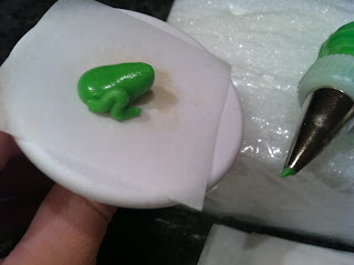 The Iced Queen: Tiny Frog in Royal Icing