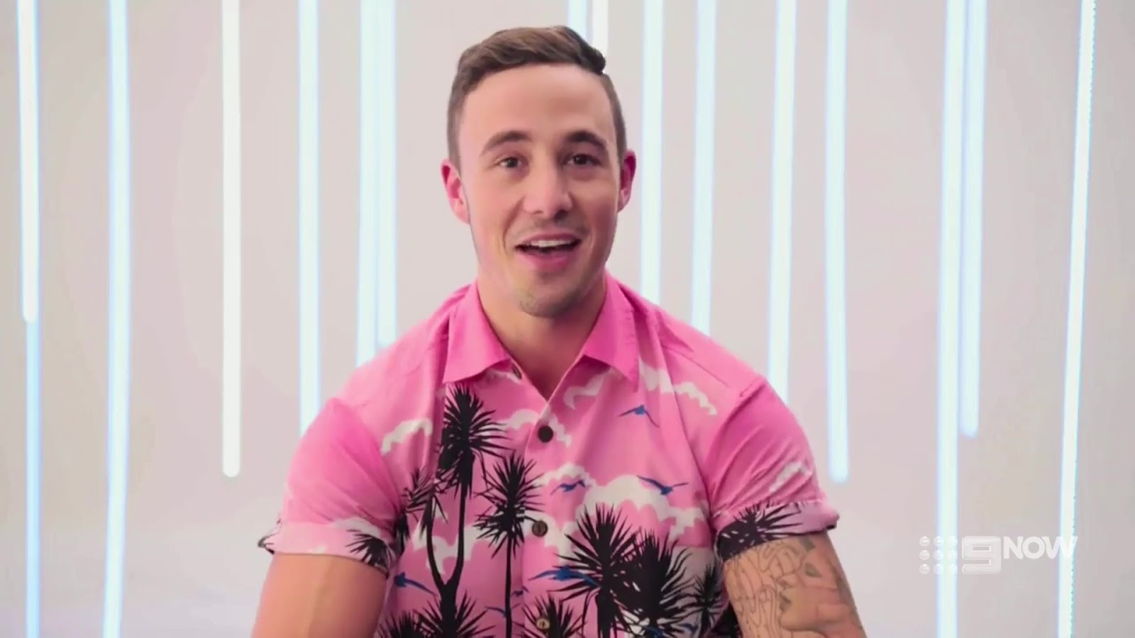 ausCAPS: Grant Crapp shirtless in Love Island Australia 1-01 "Episode 1"