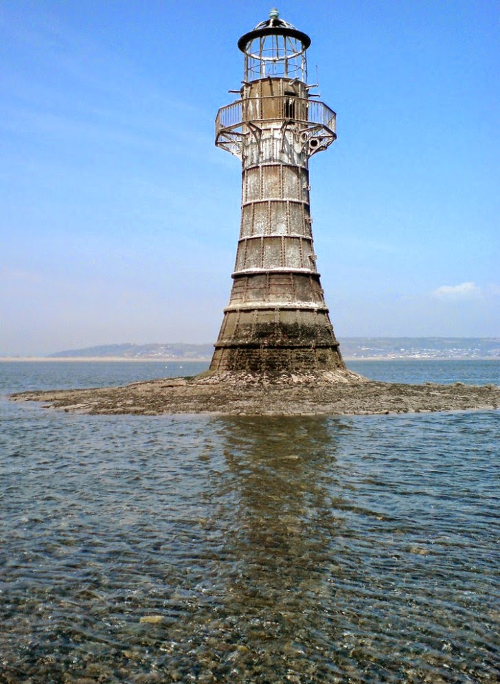 StrangePegs: Abandoned Places: Grand Harbour and Other Lighthouses