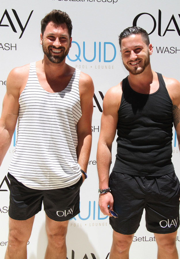 Val Chmerkovskiy And His Brother Maksim Shows Off Their Matching Abs ...