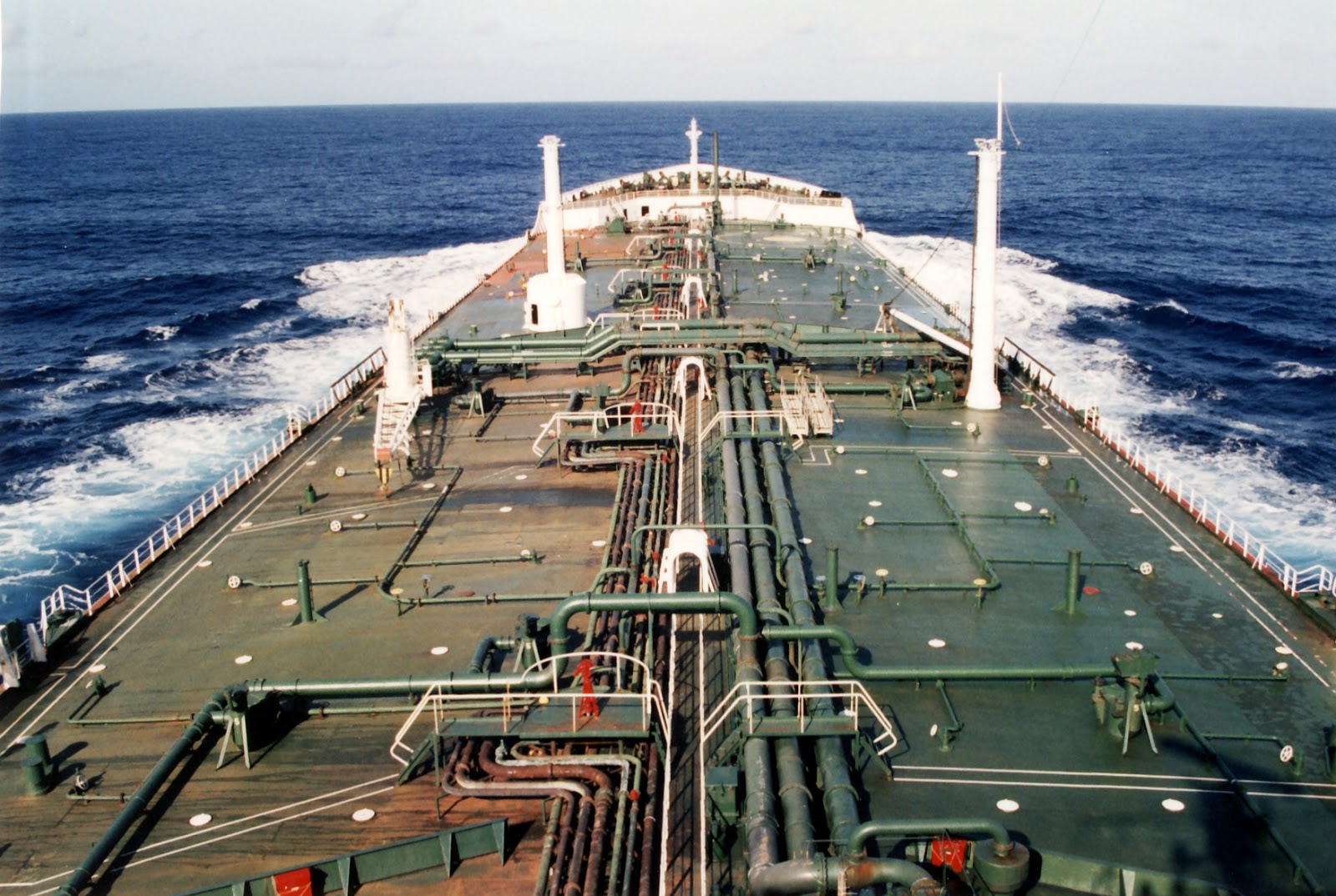 'ZIEN EN WETEN': NATICINA M.S. SHELL TANKERS B.V. (DEEL 3)