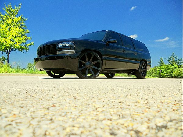 99 WALLPAPERS: Customed Chevrolet Suburban car
