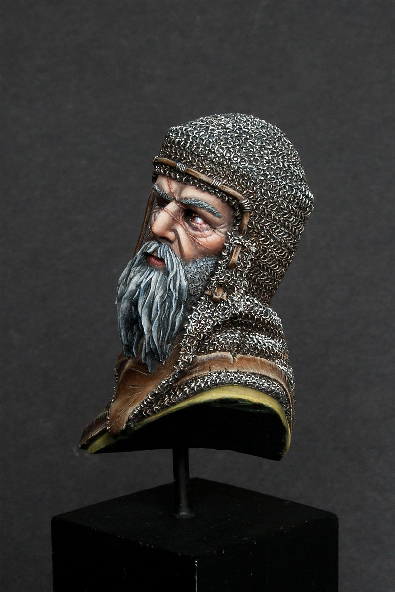 Knight bust - finished or not? | planetFigure | Miniatures