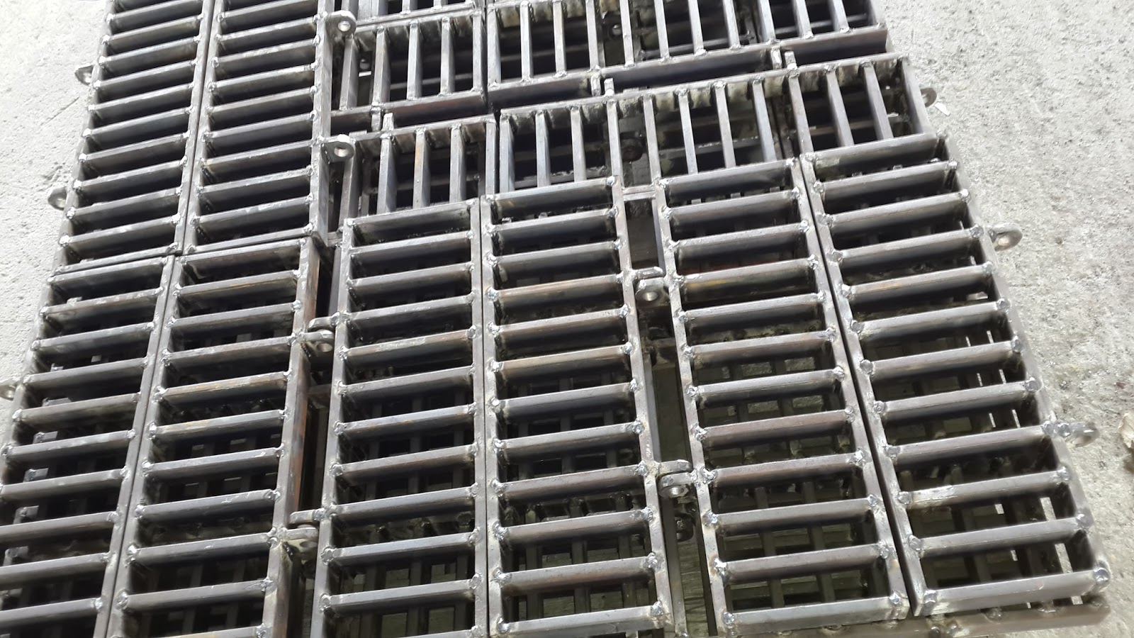 ROAD KERB MALAYSIA: GI IRON GRATING / HOT DIP GALVANIZED IRON GRATING ...