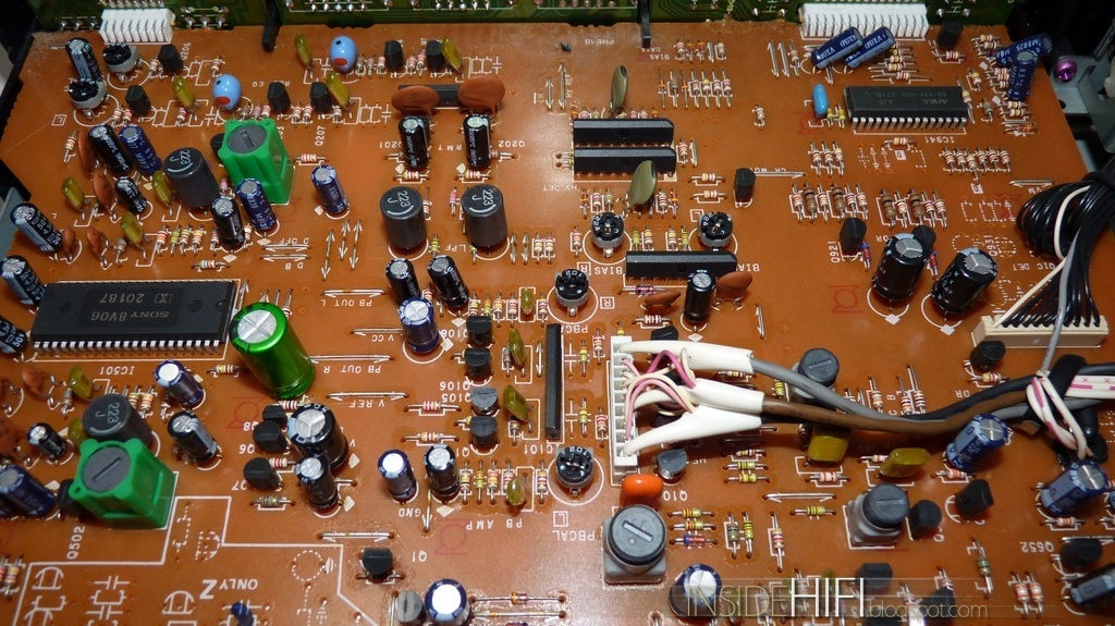 Inside Hi-Fi: Aiwa AD-F370