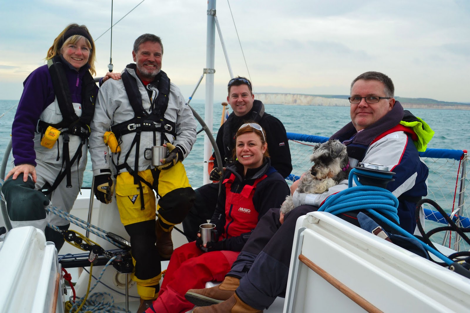 Etoile - Sailing round Britain with a Dog