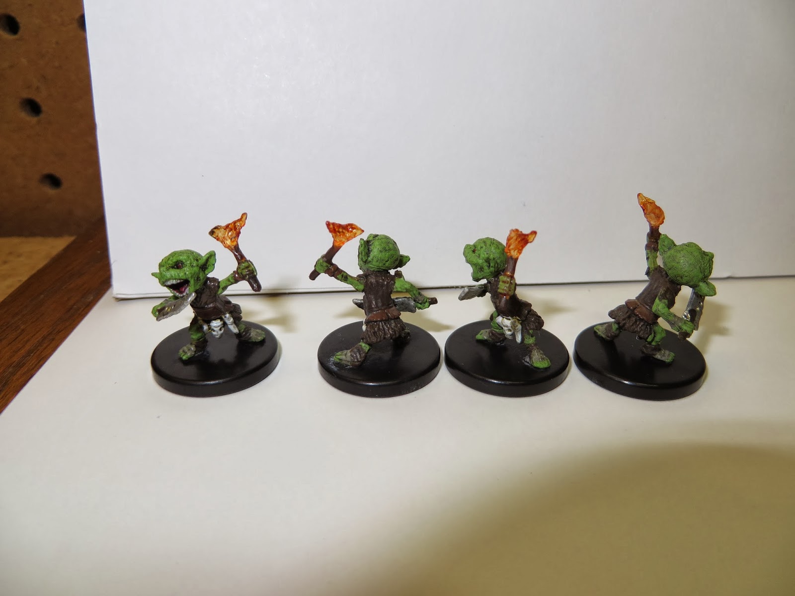 Real Minis: Pathfinder Battles wizkids Legends of Golarian in hand review