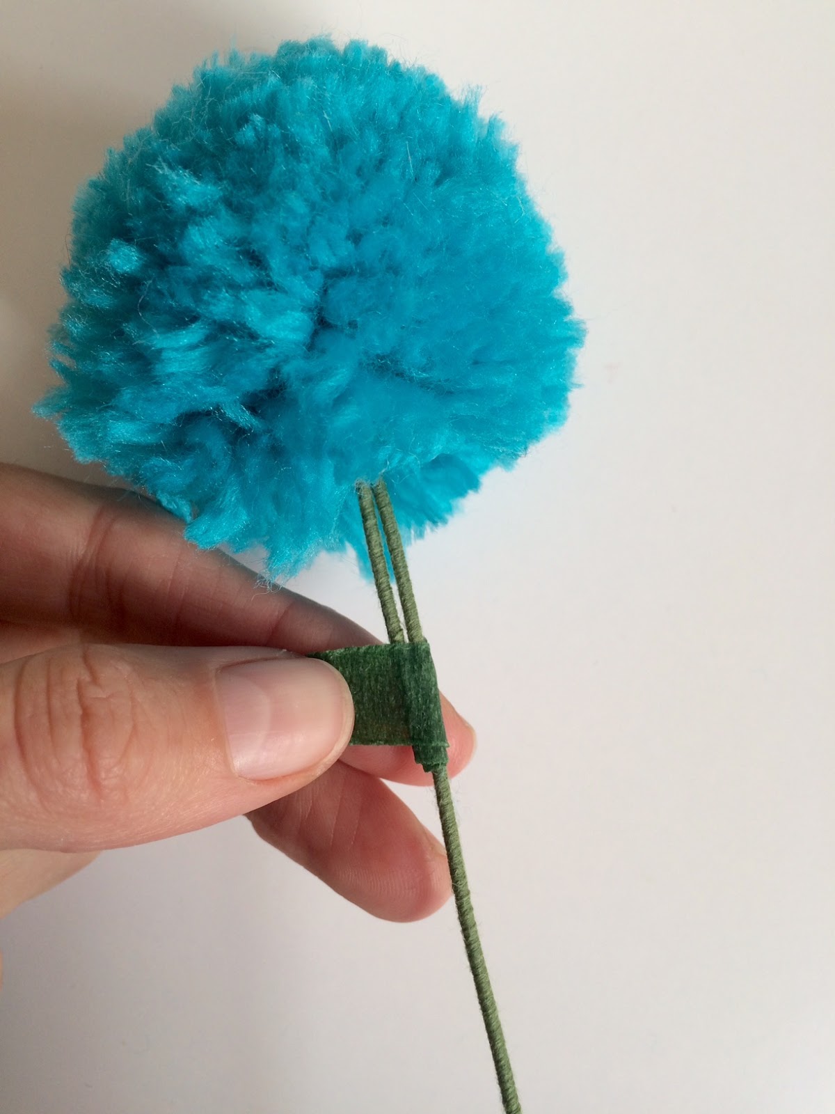 Fiberton Acres Blog: DIY Pom Pom Flower Bouquet - Granny Chic a Week