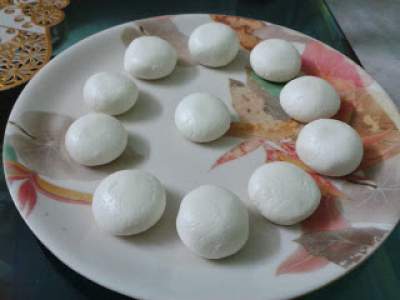 Foodie Junction: Sandesh-Kacha Golla/Sweet cottage cheese balls