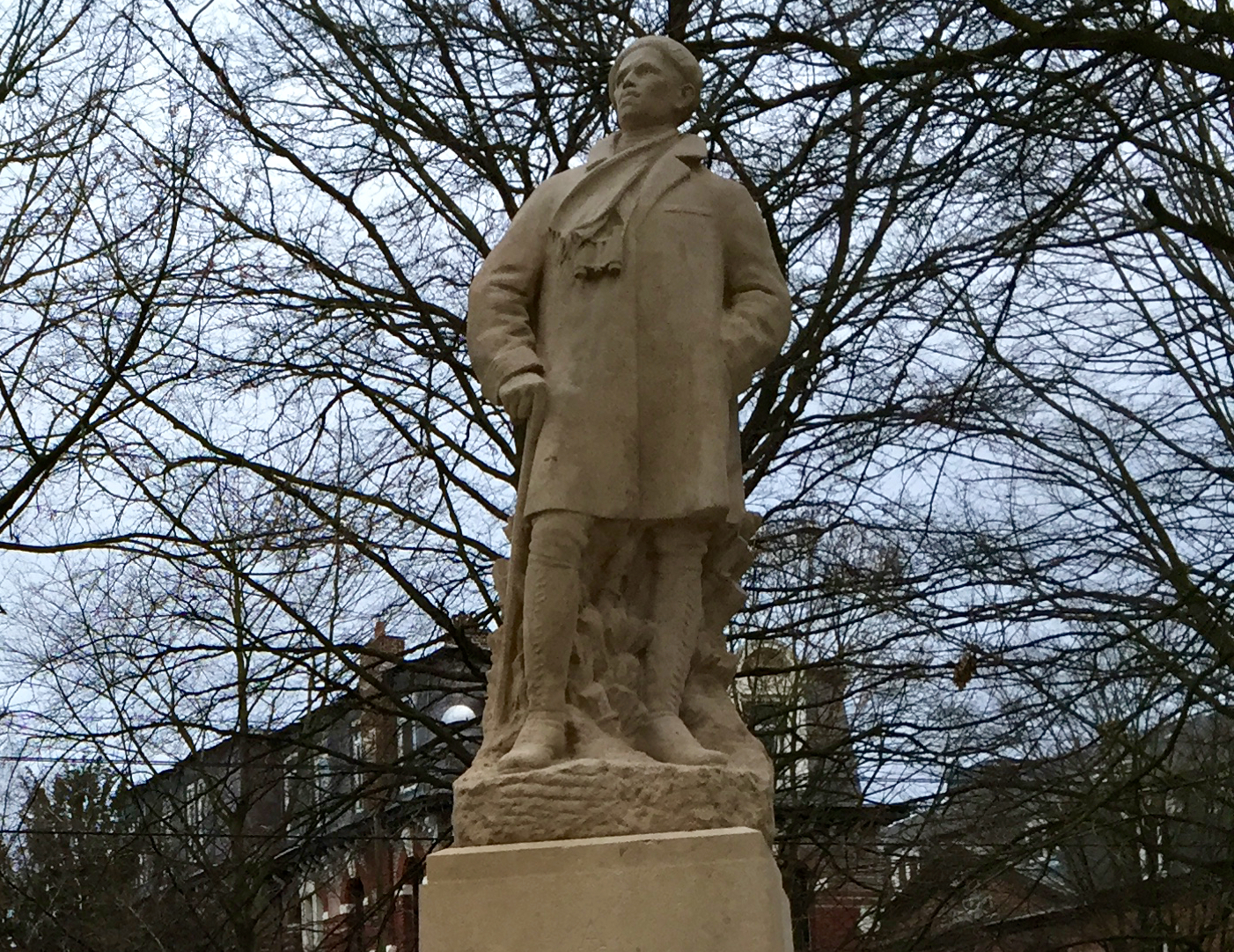 Le Parc Barbieux dit le Beau Jardin: Autres stèles et monuments