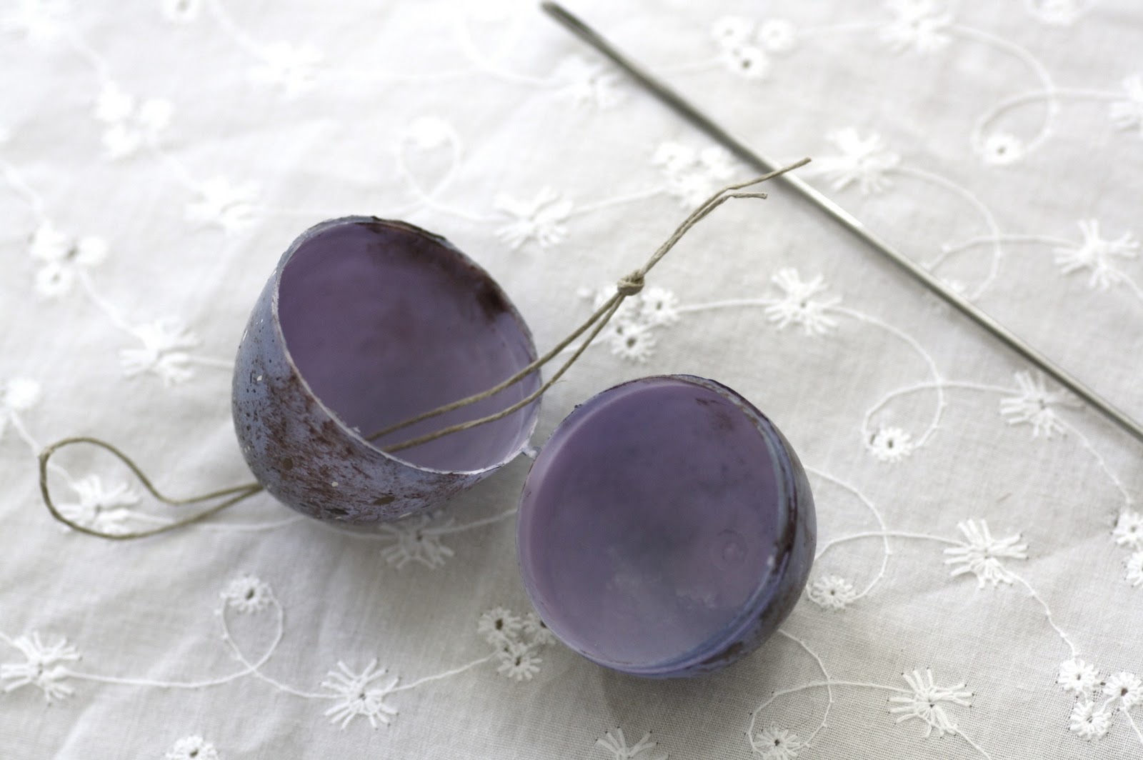 ozma of odds: ...beautiful eggs! ~ a Pottery Barn inspired speckled egg ...