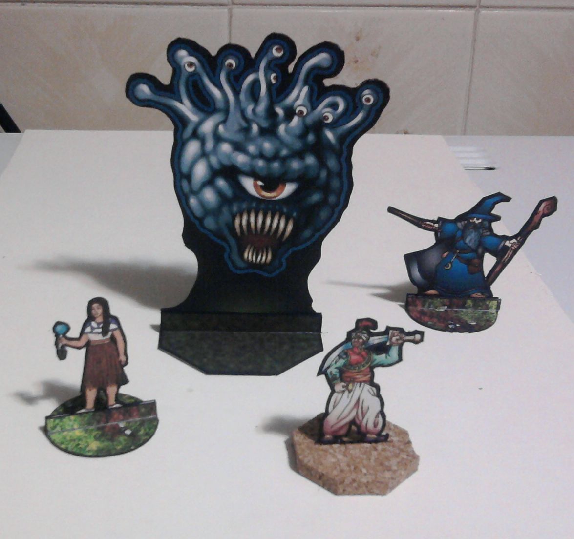 Fantalonia: A few new paper miniatures