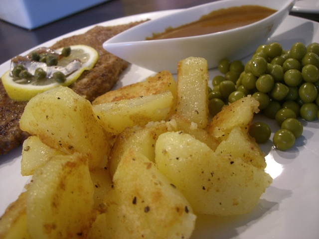 Kalvschnitzel med stekt potatis...