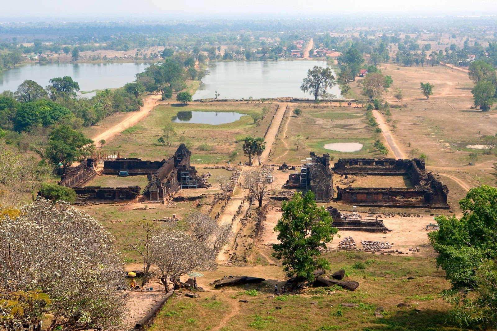 Wat Phou - quần thể đền thờ Khmer Cổ ở Nam Lào