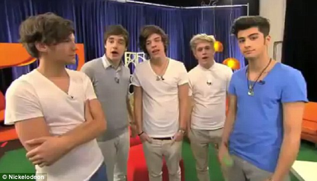 NickALive!: One Direction's Louis Tomlinson And Zayn Malik Help ...