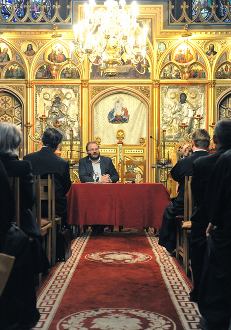 Român Ortodox în Franța: Conferința „Biserica în comunism. Adaptare ...