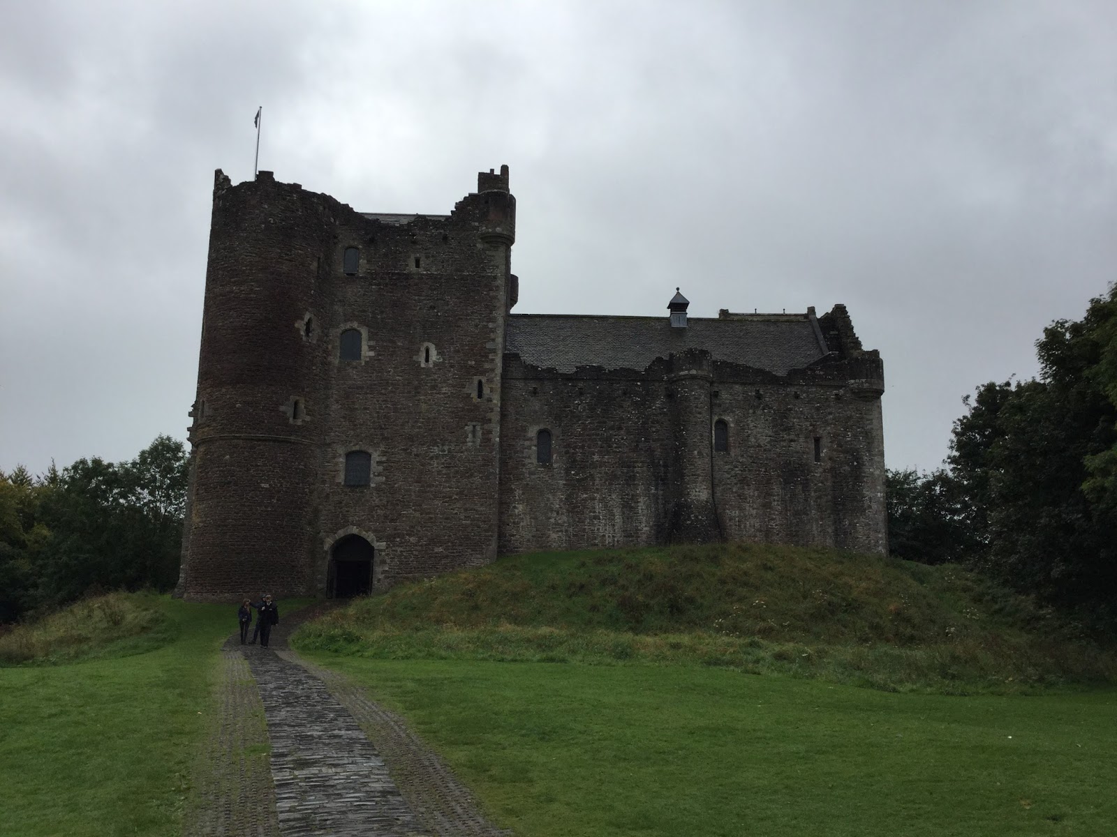 Outlander Homepage: LOCATIONS OF OUTLANDER - a glimpse of Castle Leoch ...