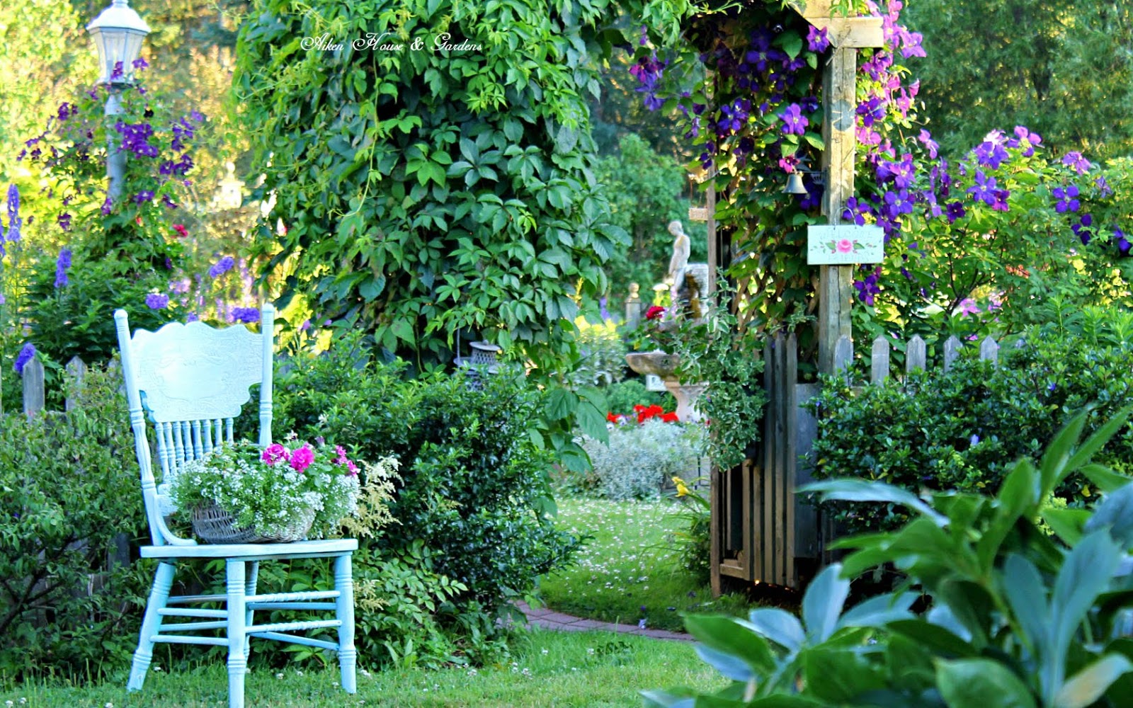 Aiken House & Gardens: Romantic Garden Favorites