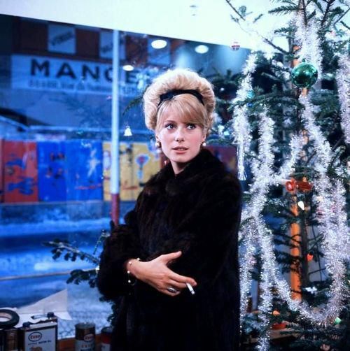 Laura's Miscellaneous Musings: Tonight's Movie: The Umbrellas of ...