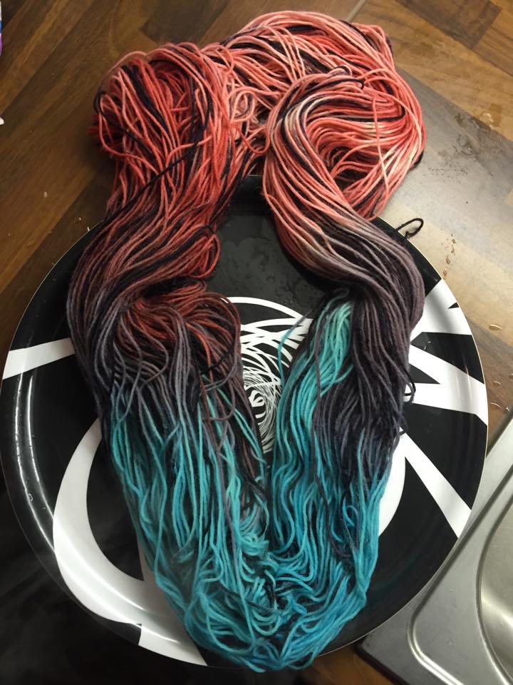 Langanlumous: Koolaus eli Kool-aid värjääminen