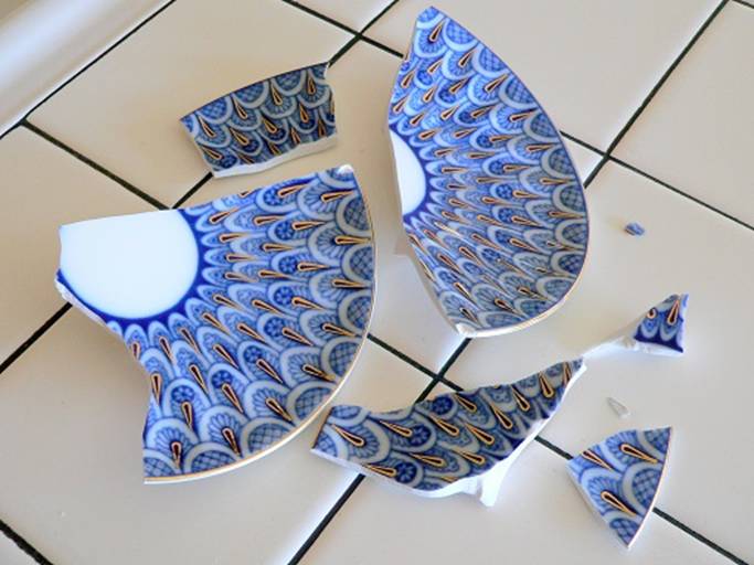 BSI News: Reparing Broken Porcelain Tea Cups and Saucers Using BSI ...