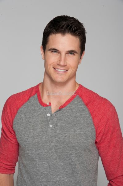 Robbie Amell The Duff
