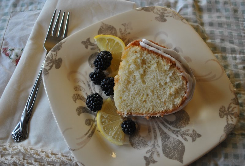 The Dutch Door Kitchen: Lemon Cake