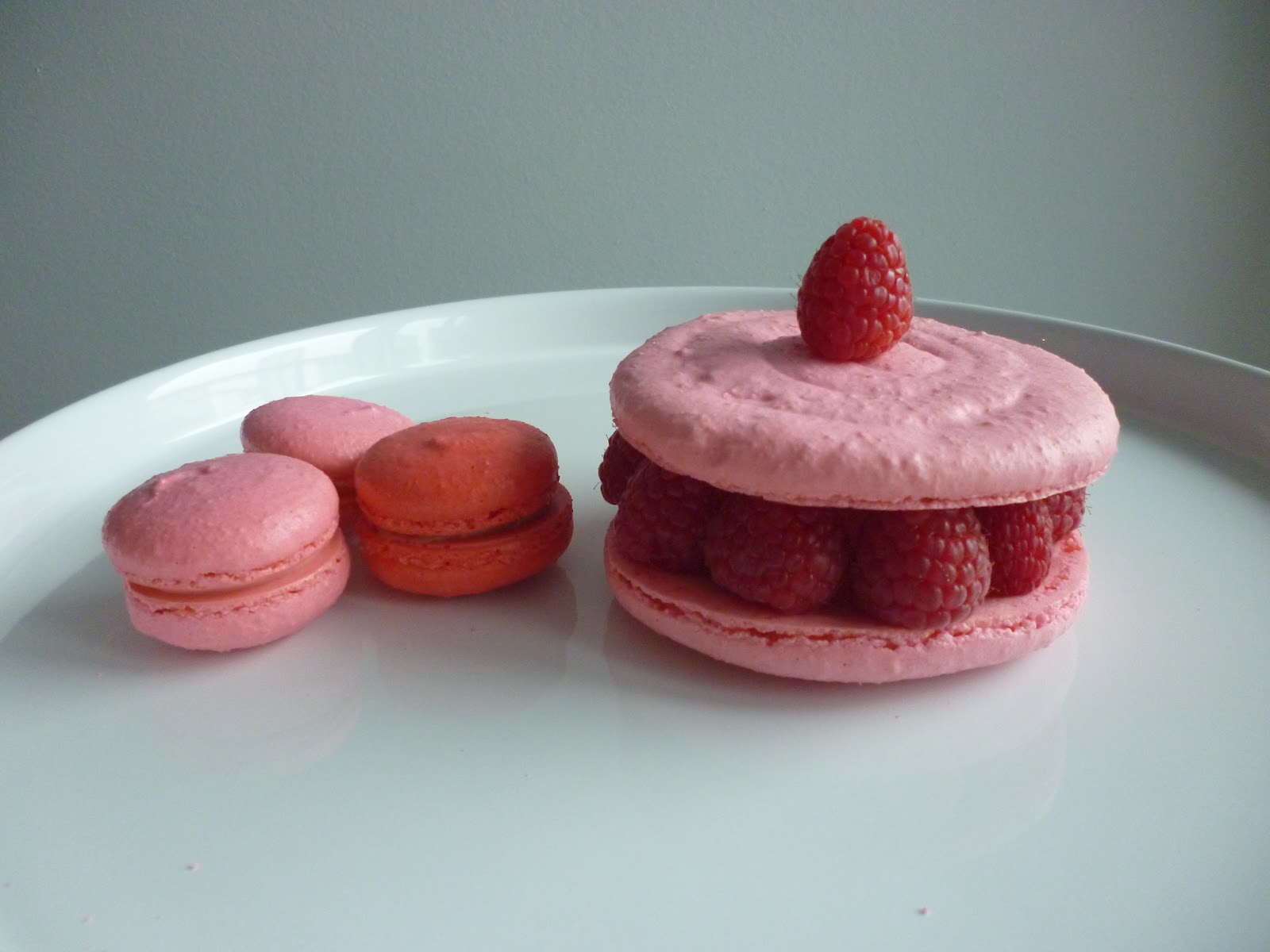 Carolina Ruiz Macaroons: Big macaroon filled of lychee buttercream and ...