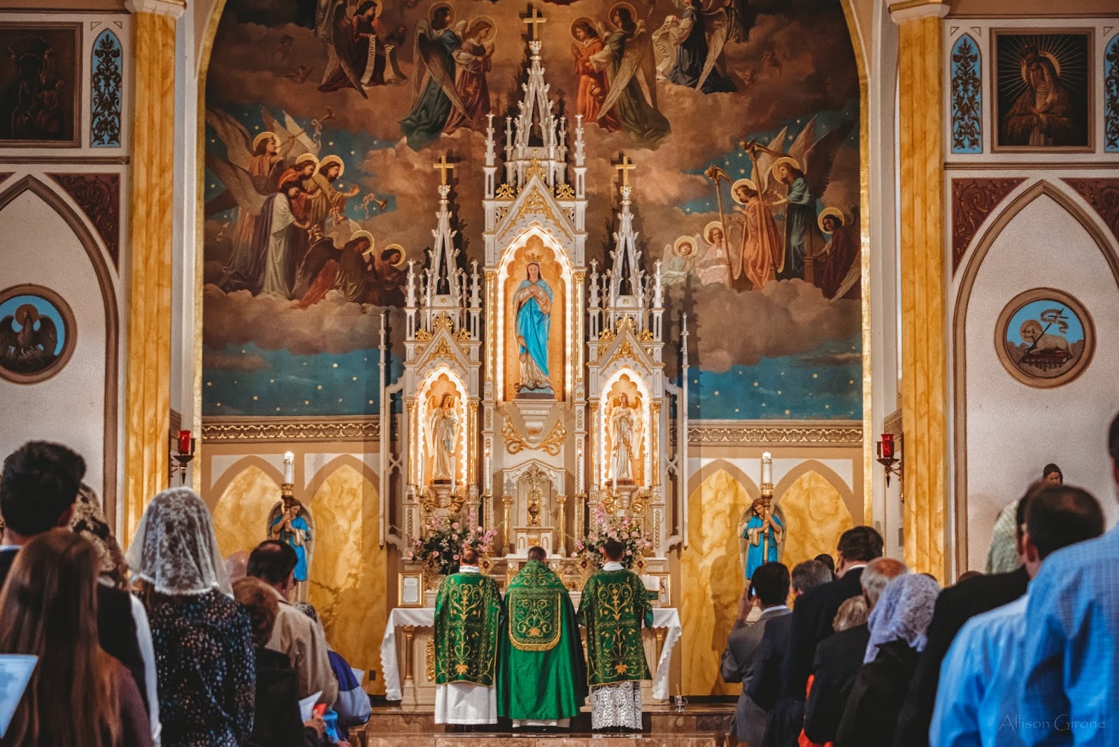 New Liturgical Movement: Twelve Reasons Not to Prefer the Novus Ordo: A ...