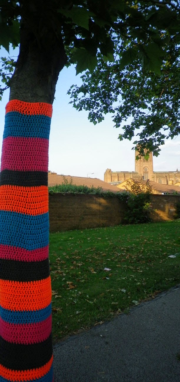 art wonder every day: Knitted trees