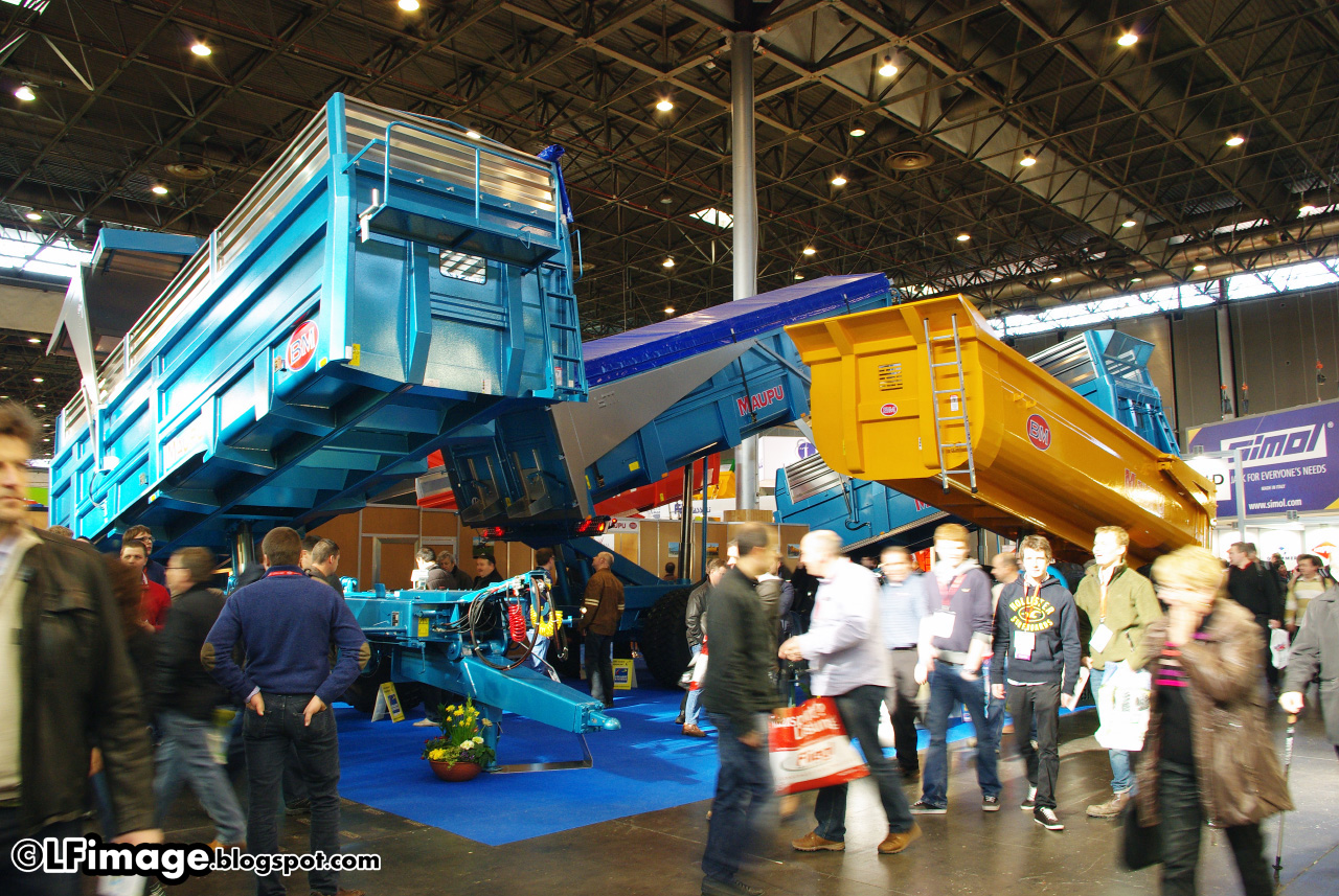 LF image: SIMA 2013 (Salon International des Machines Agricoles)
