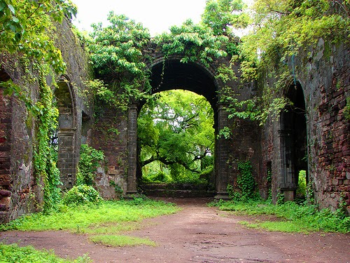 India - Tours and Travels: Bassein / Vasai Fort in Maharashtra