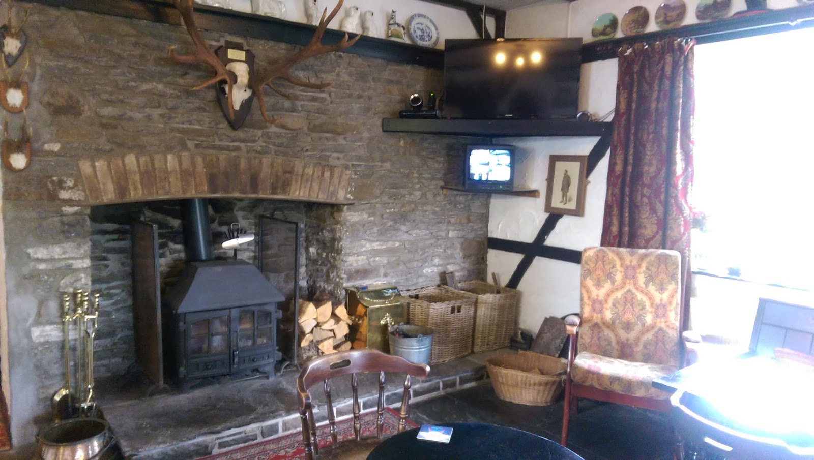 The Adventures of The Tank: September Llanfabon Pub Crawl Walk.