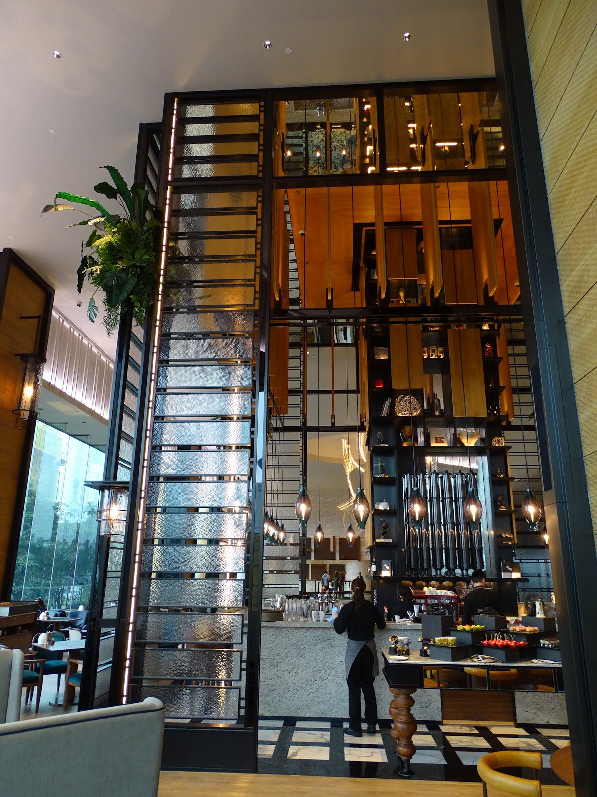 Mirage Bar and Restaurant (Hong Kong, CHINA) ★★☆☆☆ | A traveling foodie ...