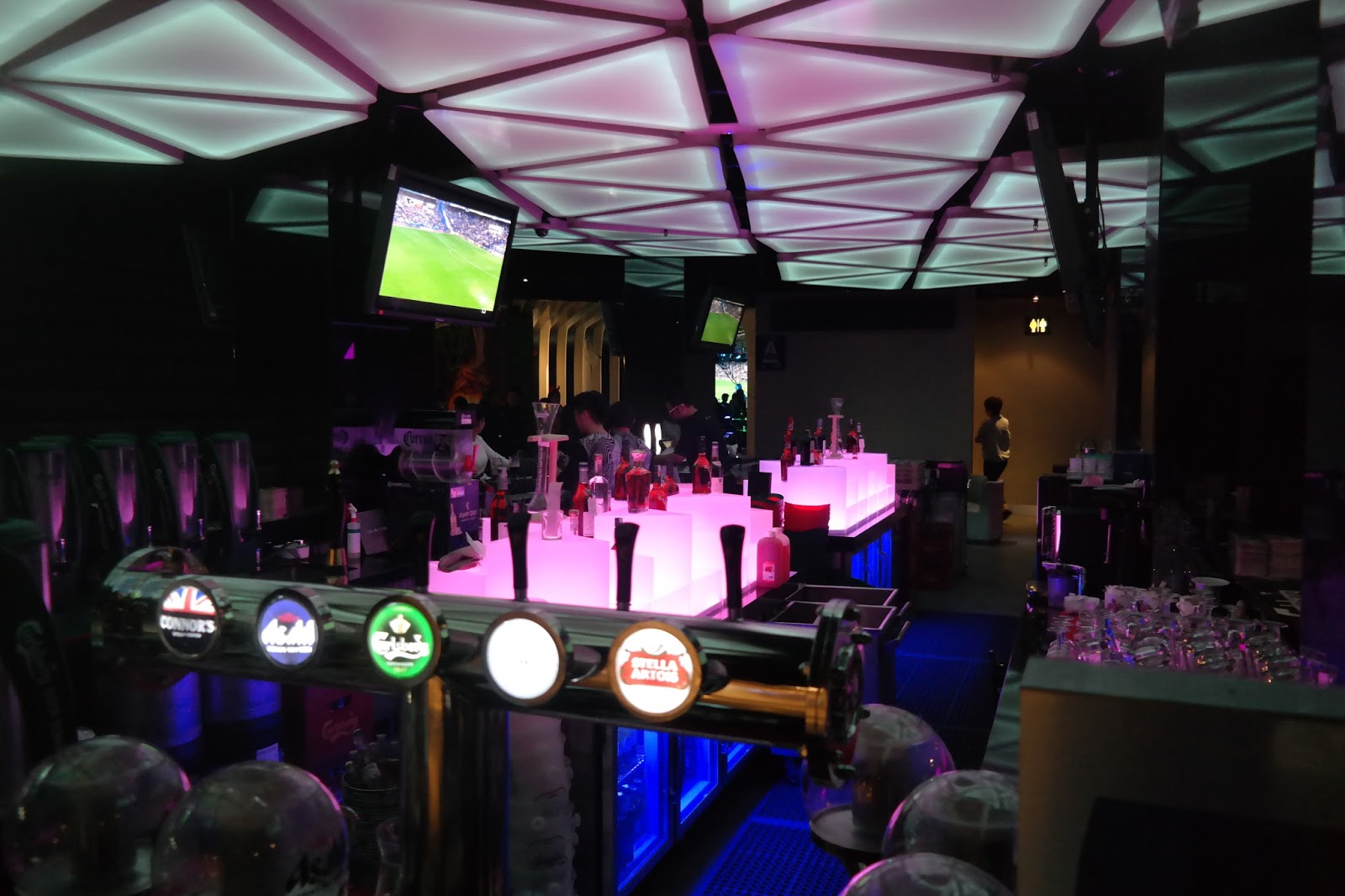 E-Wen Hooi: Night Life at The Cloud 9 Bar @ Resorts World Genting