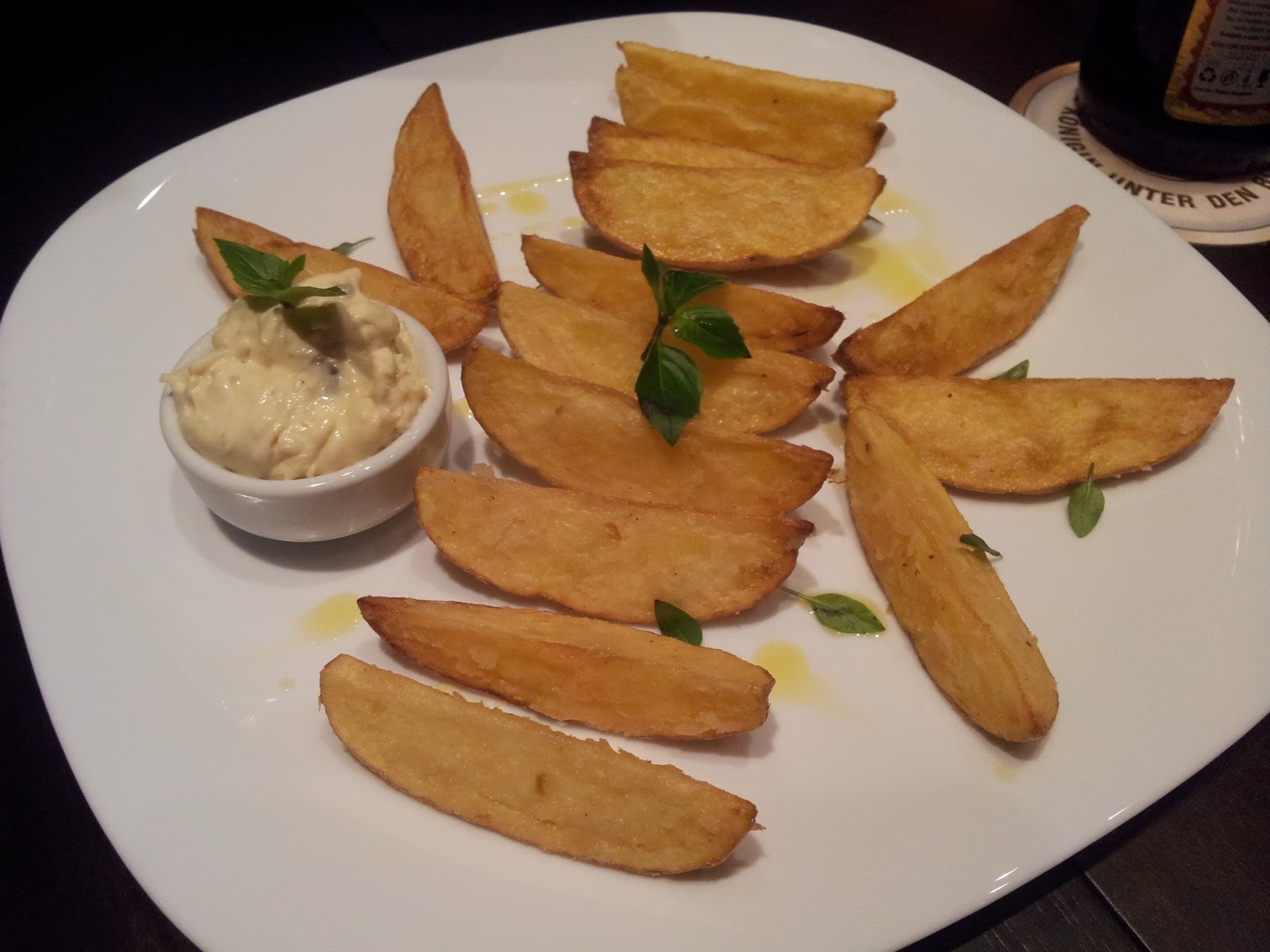 Prátaí Cult Bar – Batatas e arte ressuscitando o Bueno.