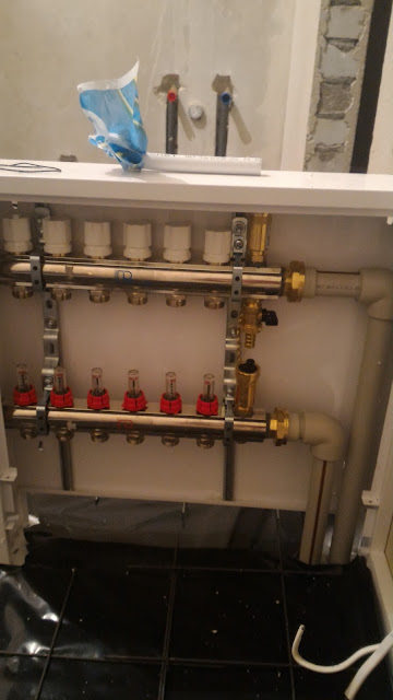 IR namas: Grindų įrengimas: Šildomos grindys