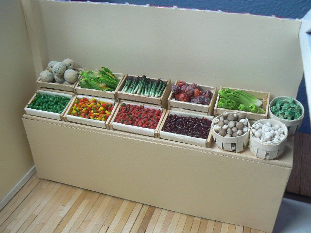 Joanne's Minis: Farm-stand Display Table