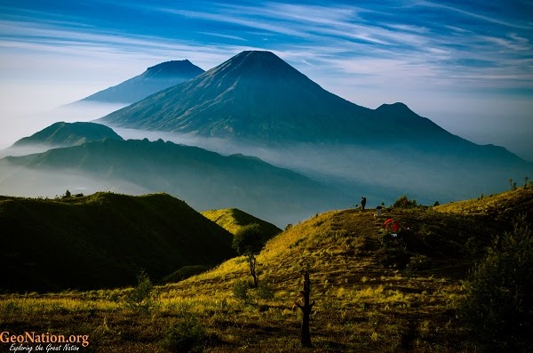 LEGENDA GUNUNG SINDORO SUMBING WONOSOBO