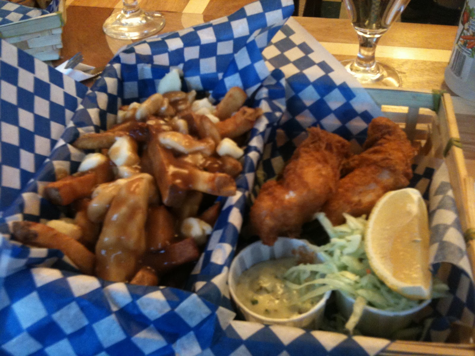 Un Sha au Canada: Fish & Chips, Old Montréal & the port ...