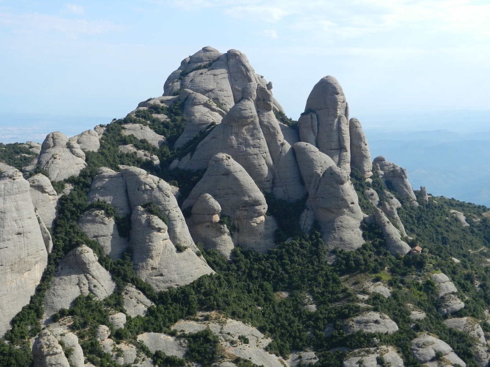 B&B Quadrat d'Or: MONTSERRAT, NATURALEZA, ESPIRITUALIDAD, GRIALES Y OVNIS I