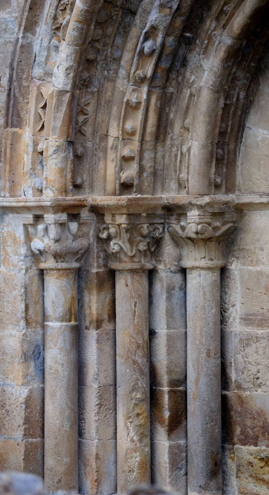 Tras los pasos del Románico: Vallejo de Mena, Románico Burgalés