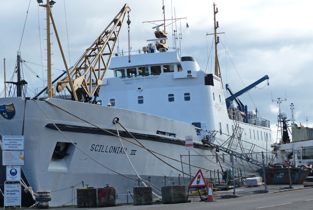 Around Perranuthnoe : Progress on Scillonian III's refit