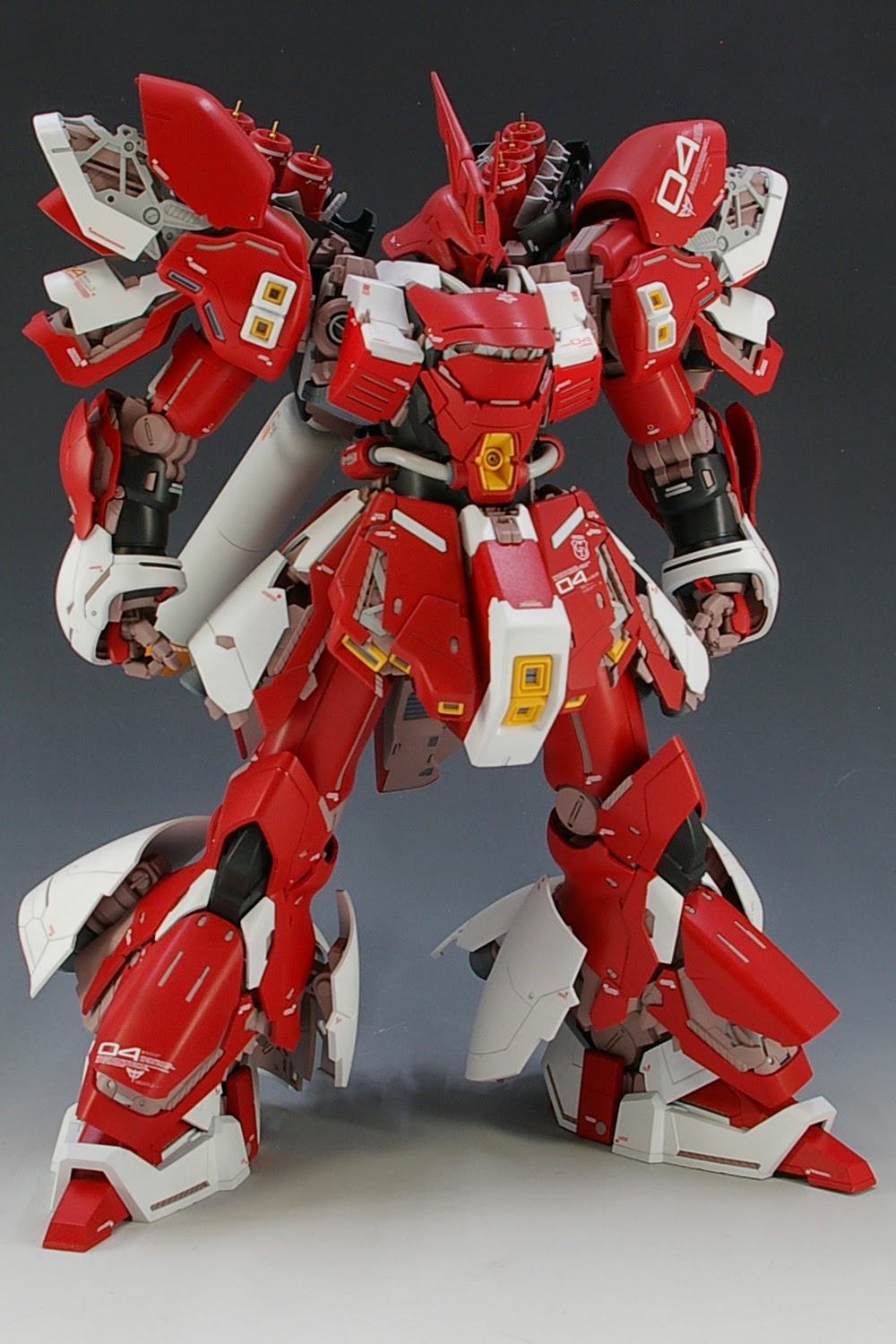 MG 1/100 Sazabi Ver.Ka "Red and White Scheme" Painted Build