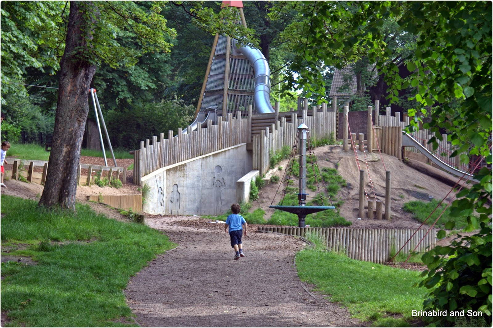 Brina Bird, the Wee Man and the Diva: Clifton Park, Rotherham